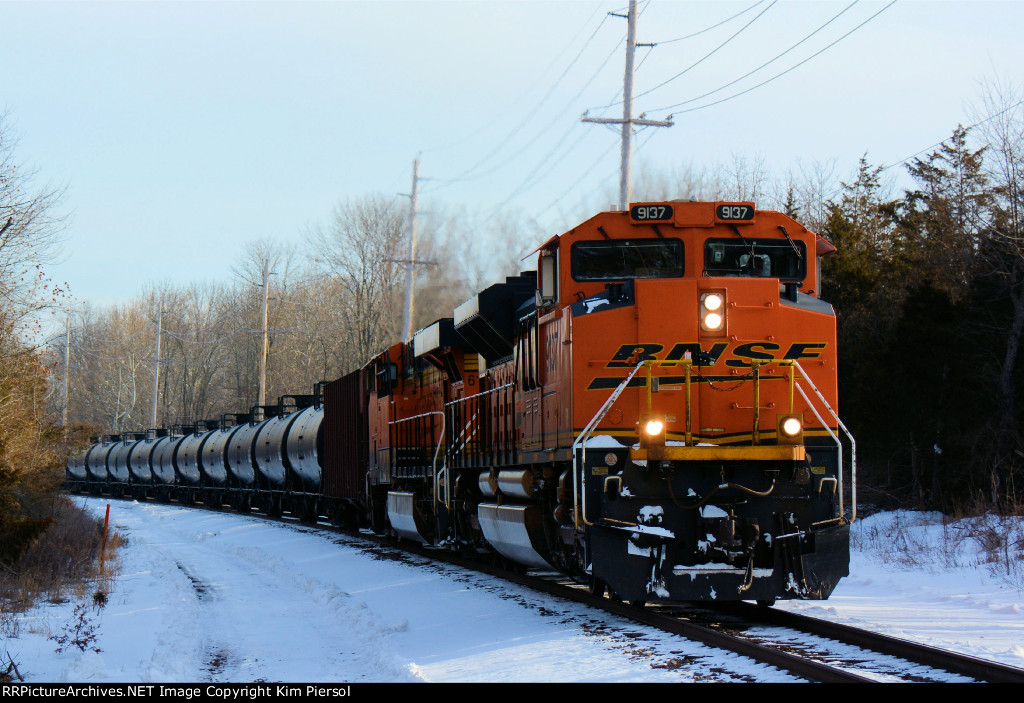 BNSF 9137 CSX Train K138 Crude Oil Loads